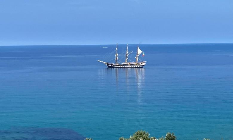 La nave Palinuro approda nel Cilento | FOTO - Info Cilento