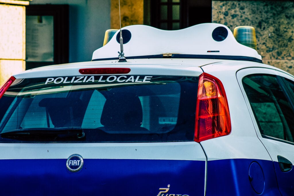 Sicurezza stradale ad Ascea: dossi e limite di 30 km/h su viale Kennedy ...