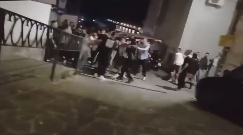 Maxi rissa tra giovanissimi a Marina di Camerota: 9 denunce - InfoCilento Maxi rissa tra giovanissimi a Marina di Camerota: 9 denunce - InfoCilento