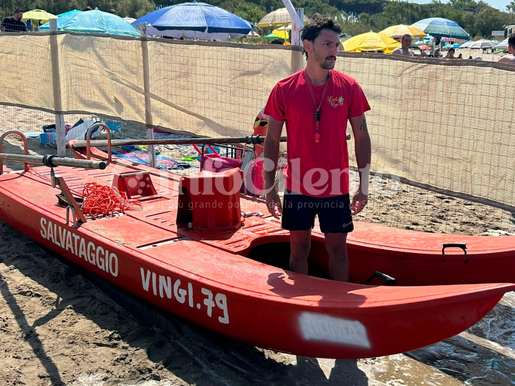 Capaccio Paestum, primo salvataggio a Torre di Mare: due giovani messi ...